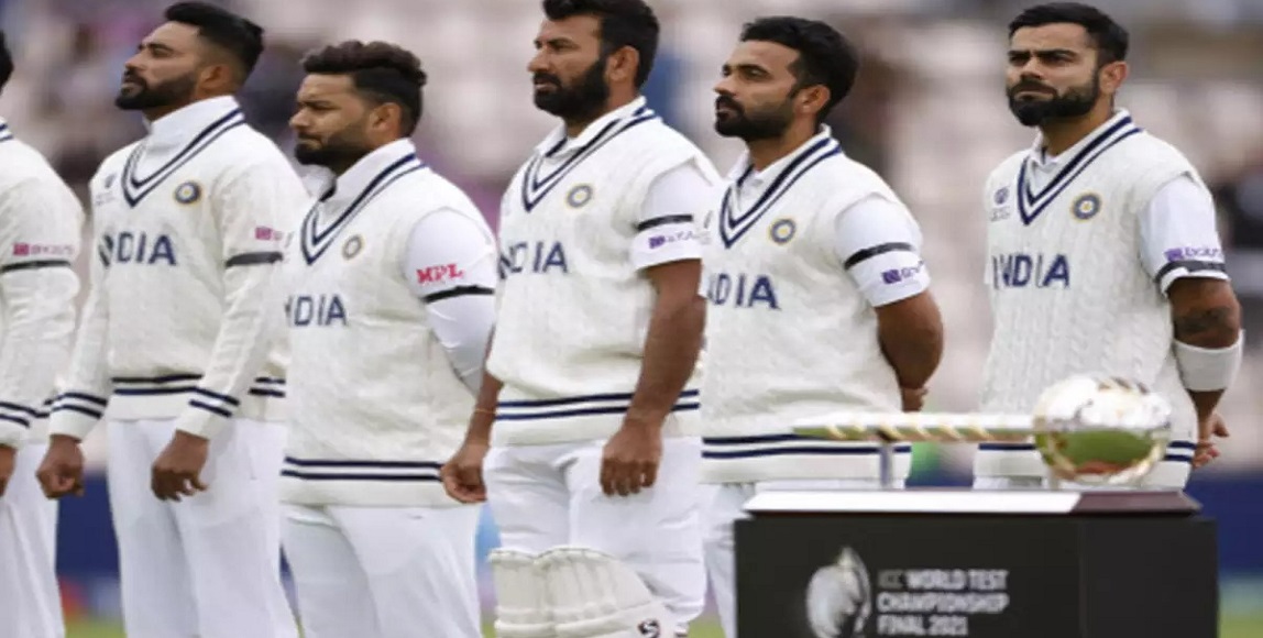 വസുദേവ് പരാഞ്ചപെയെ അനുസ്മരിച്ച് ഓവലില്‍ കറുത്ത ആം ബാന്‍ഡ് ധരിച്ച് ...