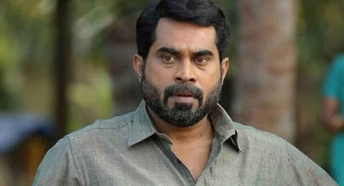 കാർ അപകടം; സുരാജ് വെഞ്ഞാറമൂടിനെതിരെ നടപടി കടുപ്പിക്കാൻ എംവിഡി ...